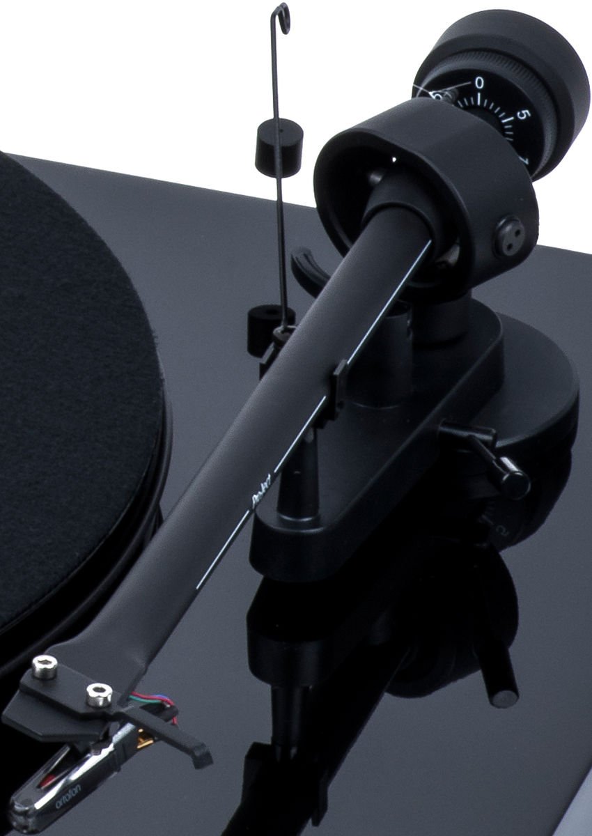 Pro-Ject Essential III Black lacquered + Ortofon OM10 cell | vinyl ...